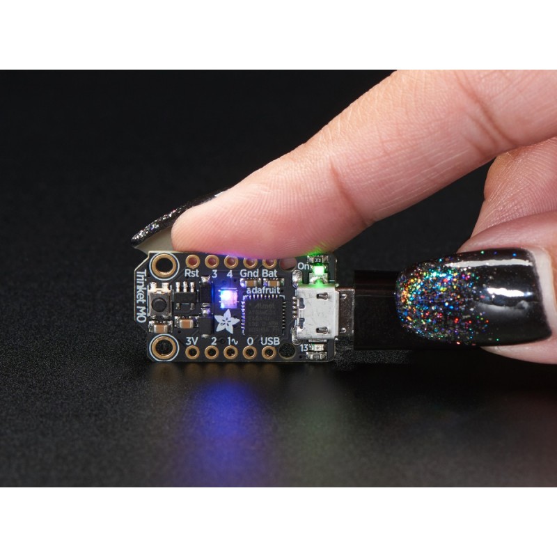 Adafruit Trinket M0 - para usar c/ CircuitPython & Arduino IDE