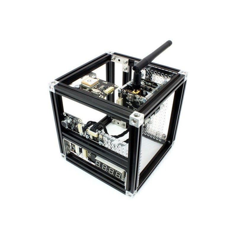 12 pieces of MakerBeam Corner Cube Clear